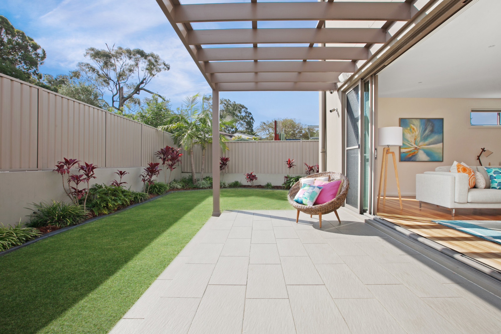 How To Transform Your Backyard Into An Outdoor Room - Naomi Findlay