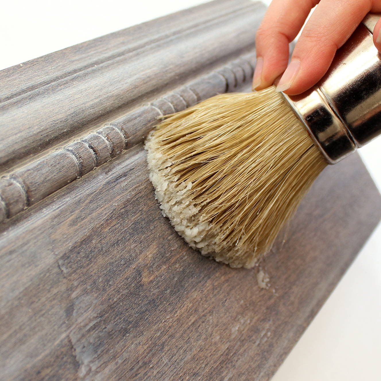 How to Use Coloured Finishing Wax - Naomi Findlay